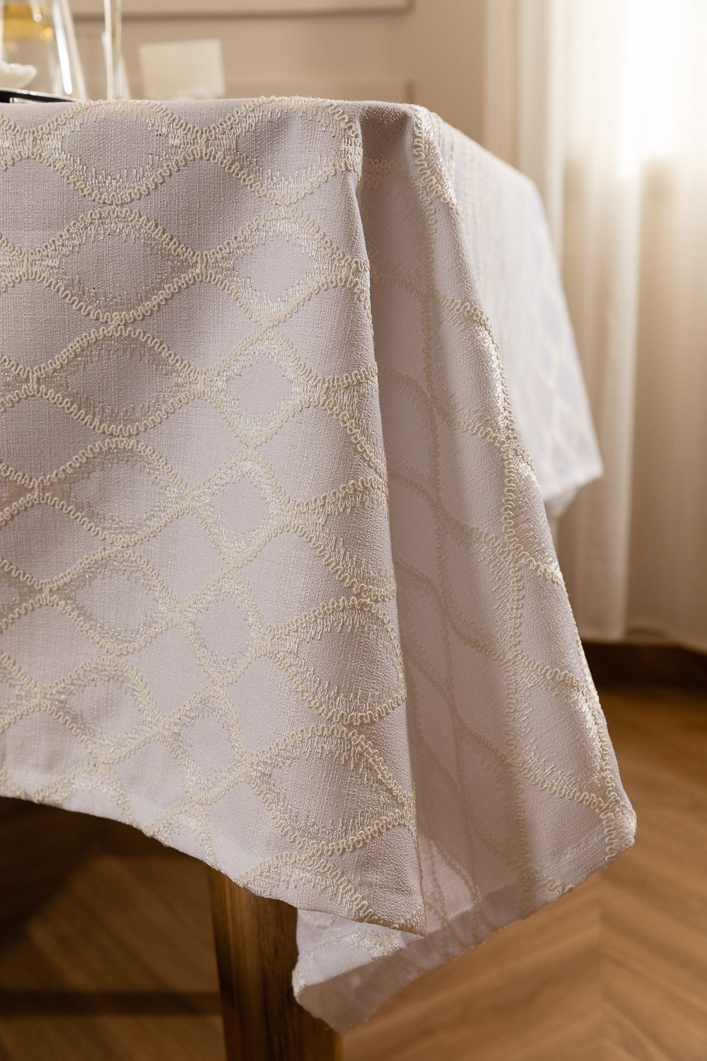 Casa Bella Marcel White Tablecloth - Assorted Sizes